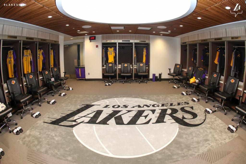 LeBron James Takes Kobe Bryant's Old Locker In Renovated Lakers Locker ...