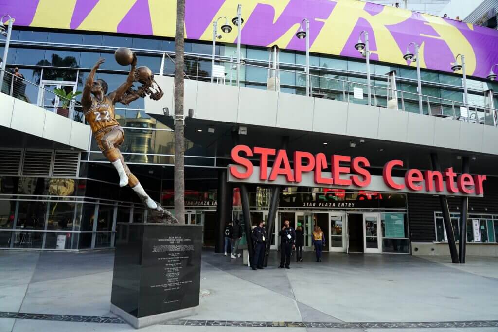 This Day In Lakers History: Final Game At 'Staples Center' Before Name ...