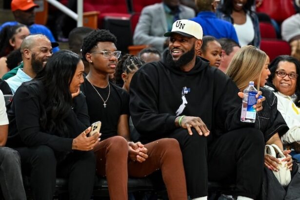 LeBron James' son Bryce announces college commitment LeBron James' son Bryce announces college commitment