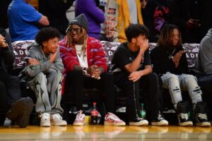 Lil Wayne in agreement with Lakers fans after Game 2 loss to Thunder