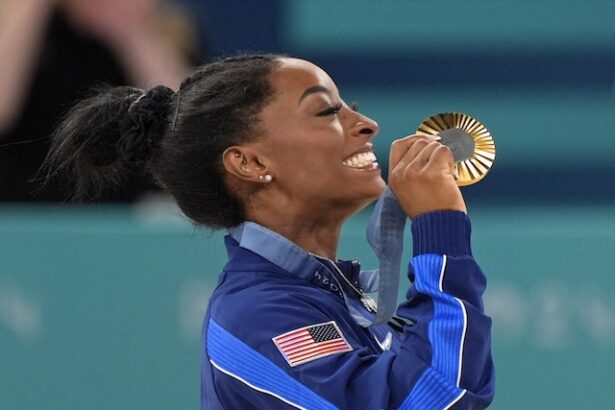 LeBron James Shows Love To Simone Biles After Winning Gold For USA At ...