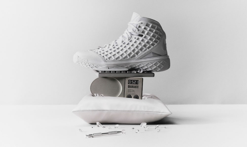 Kobe 3 halo protro details & tribute for Natalia Bryant