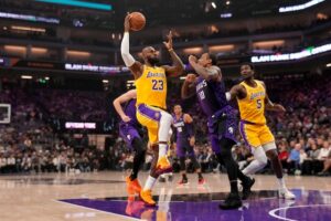 DeMar DeRozan Plays 'Start, Bench, Cut' With Kobe Bryant, Magic Johnson ...