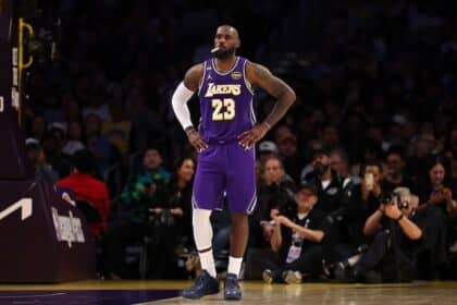 Lakers Star LeBron James Ineligible For Regular Season Awards, Ending ...