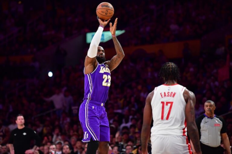 LeBron James Highlights Offensive Struggles After Lakers' Game 5 Loss