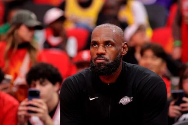 Lakers Video: LeBron James Had Jokes After Bumping Into Texans Star ...